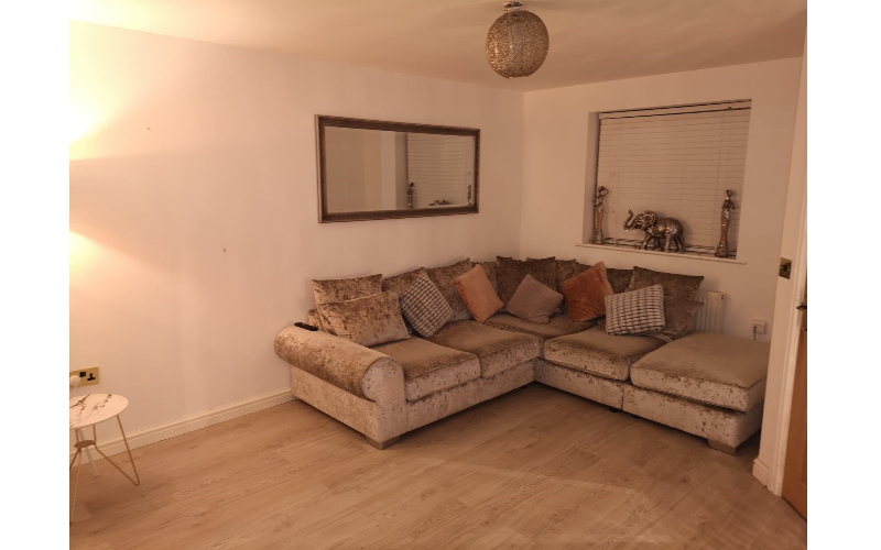 140 Pant Bryn Isaf, Llwynhendy